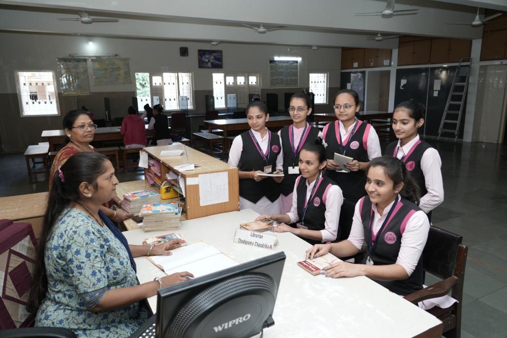 MMG MAHILA ARTS & COMMERCE COLLEGE, JUNAGADH || INFRASTRUCTURE